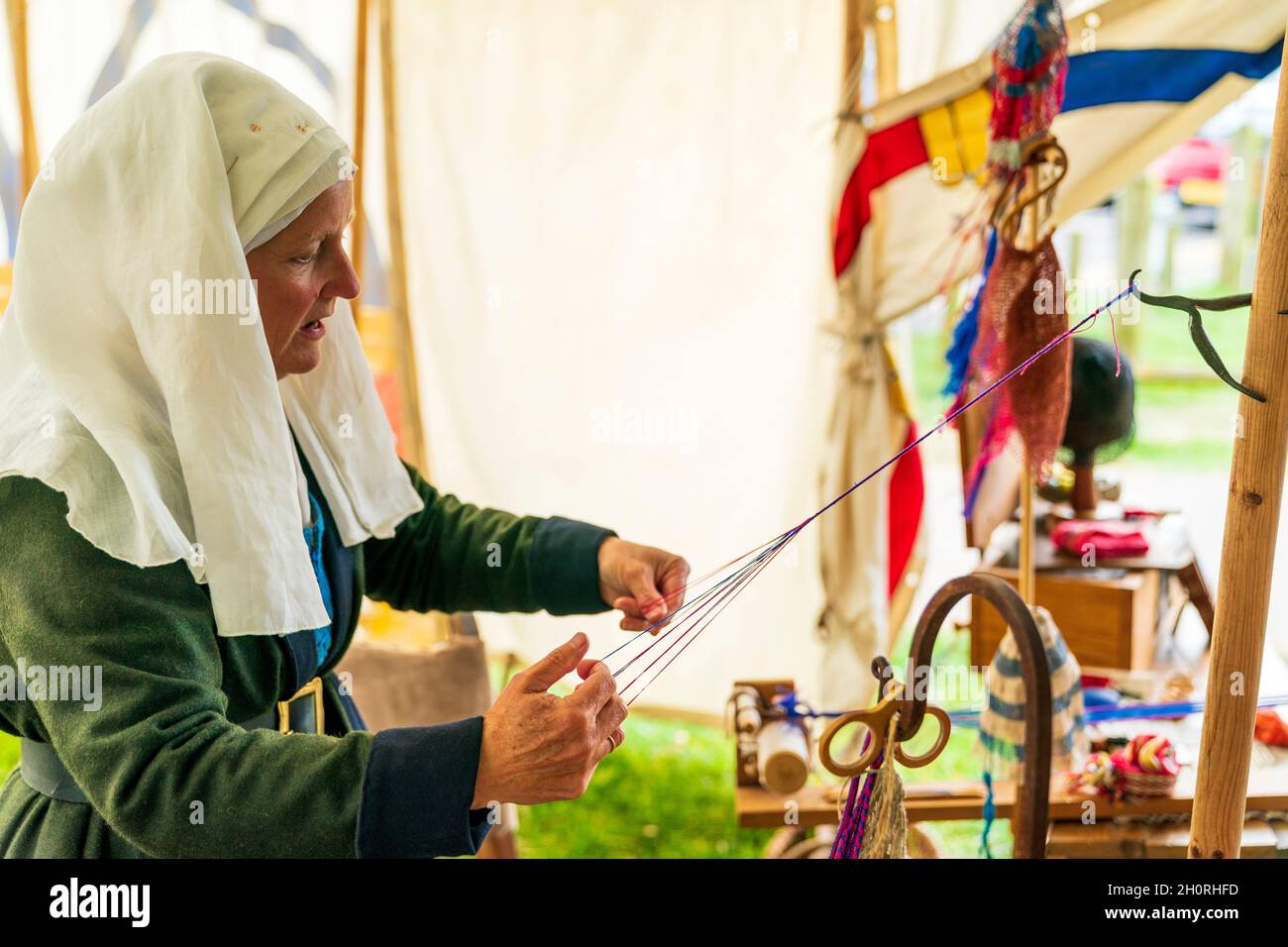 Medieval weaving hi-res stock photography and images - Alamy
