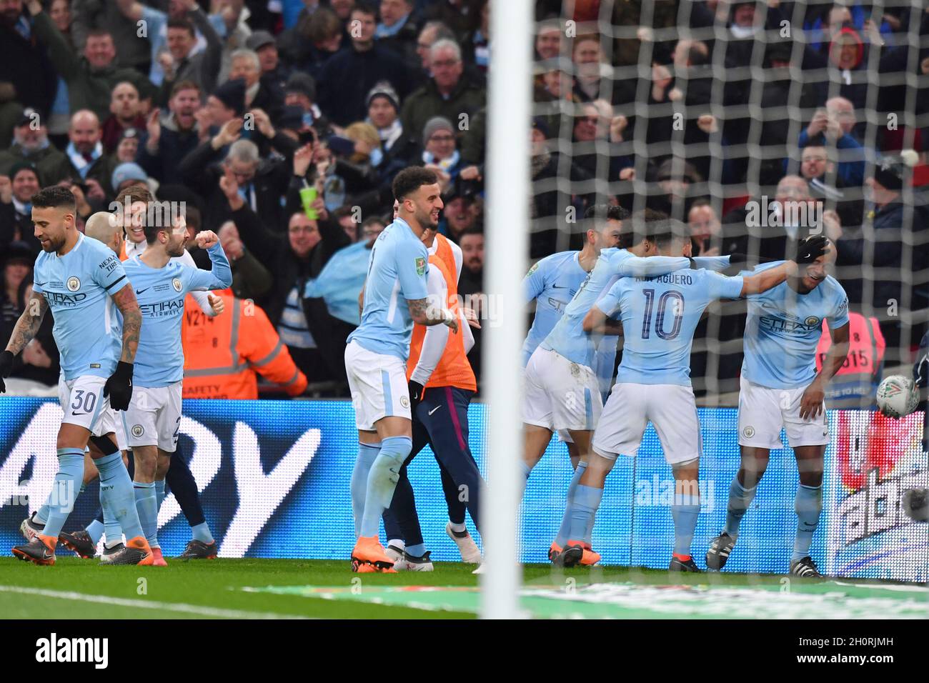 Manchester City's Vincent Kompany celebrates scoring his side's second ...
