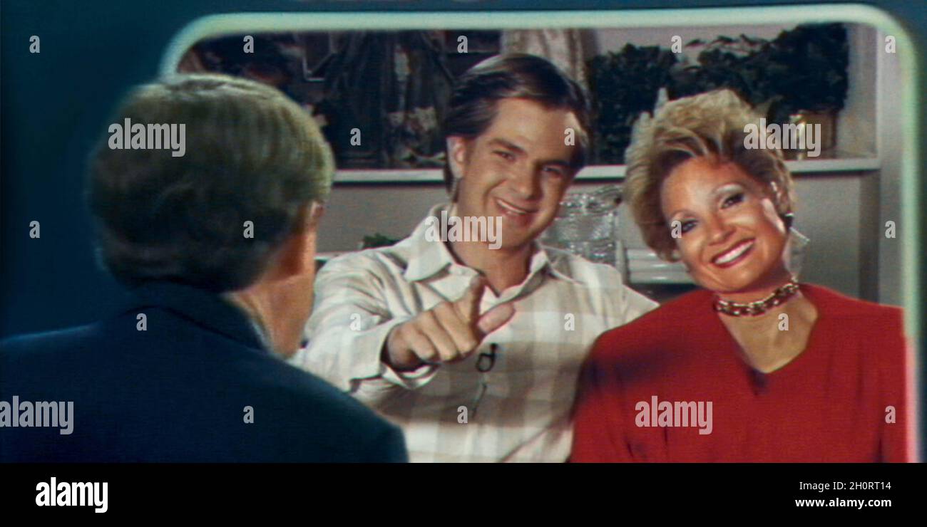 THE EYES OF TAMMY FAYE (2021) ANDREW GARFIELD JESSICA CHASTAIN MICHAEL ...
