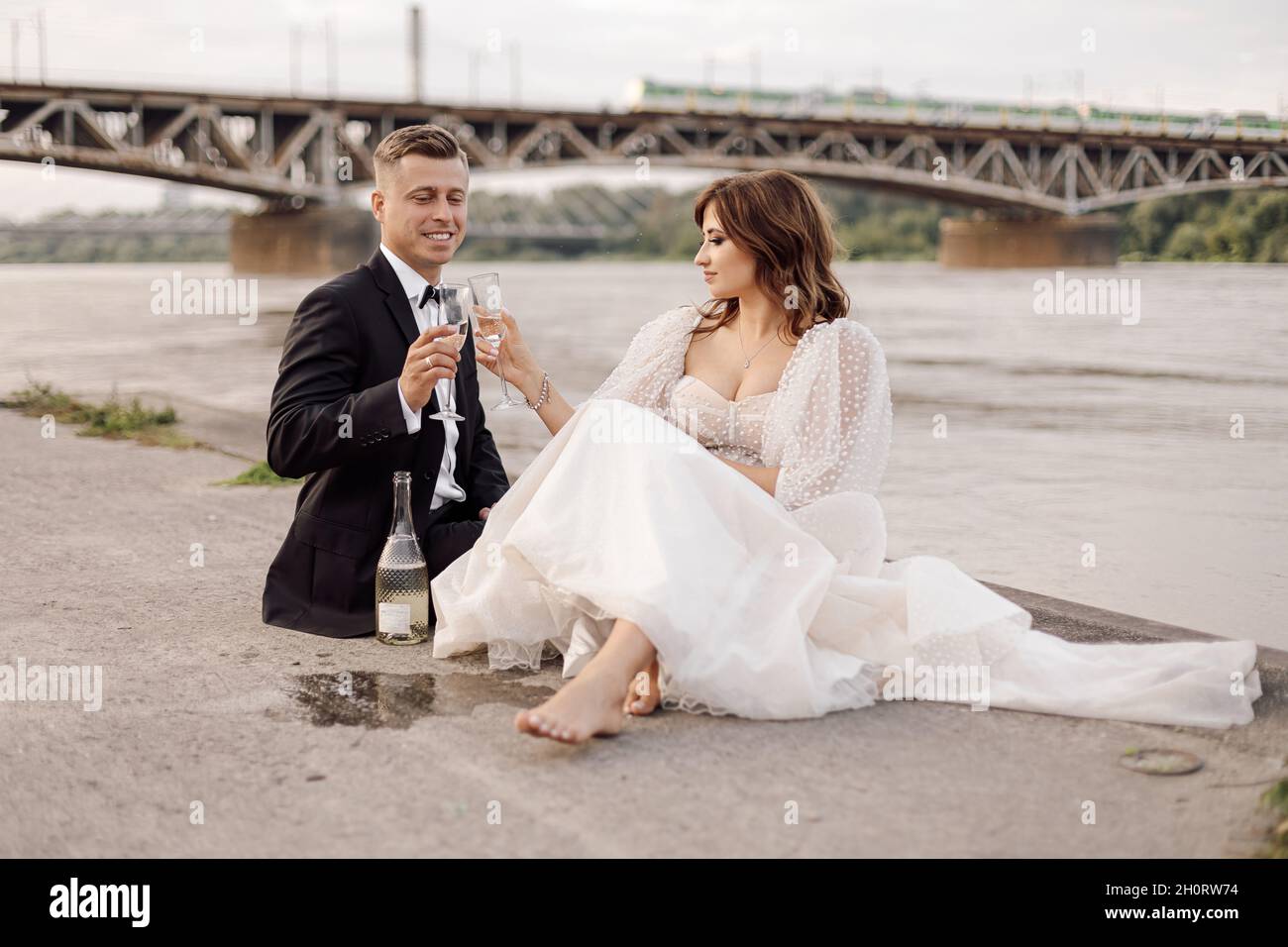 Bank reception woman hi-res stock photography and images - Alamy