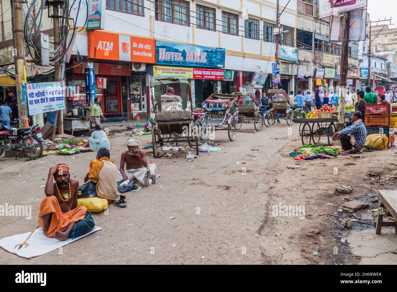 Vegetable market in varanasi hi-res stock photography and images - Alamy