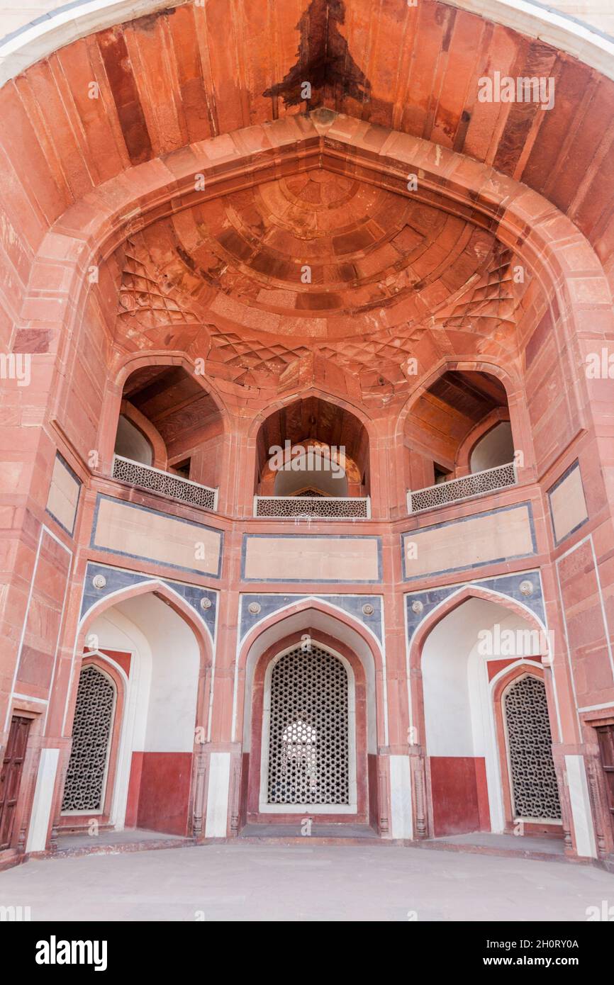 Humayun temple hi-res stock photography and images - Alamy