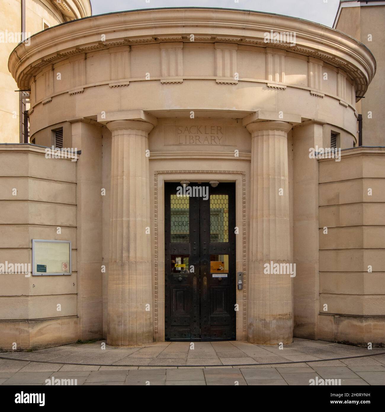 Dr mortimer sackler hi-res stock photography and images - Alamy