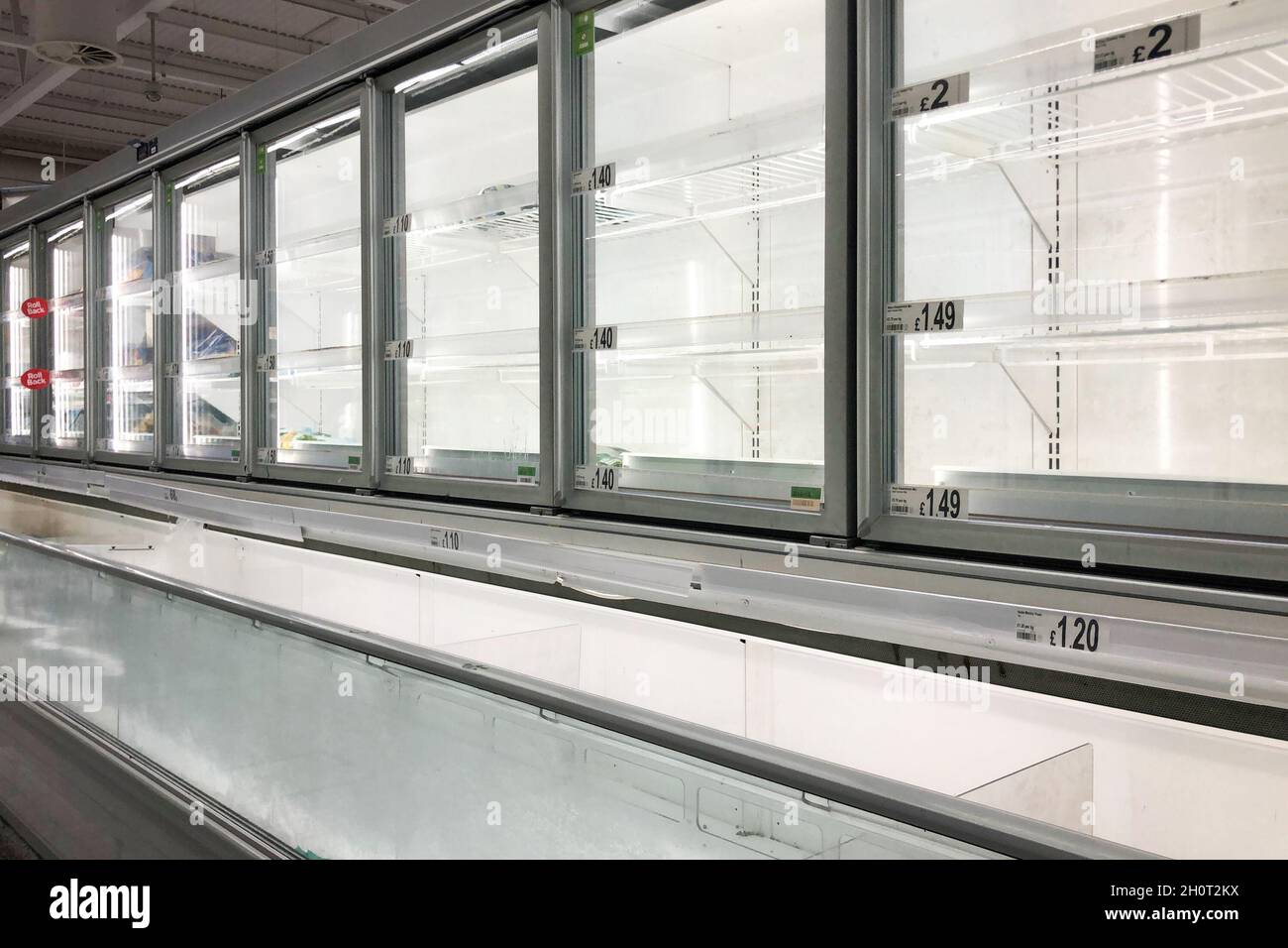 Frozen vegetable aisle hi-res stock photography and images - Alamy