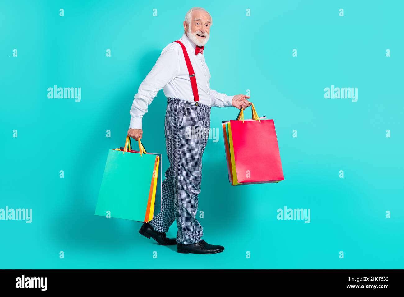 Full length body size view of attractive cheerful grey-haired man ...
