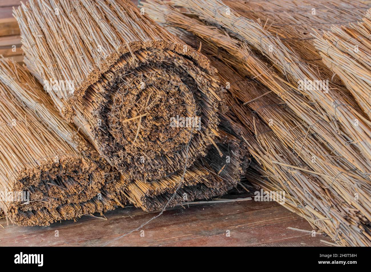 Straw rope hi-res stock photography and images - Alamy