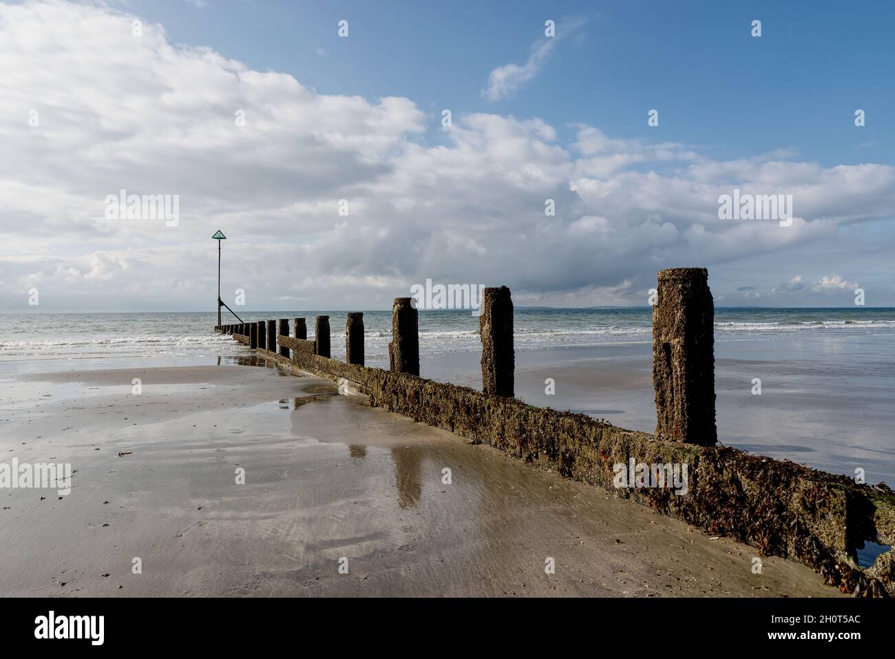 Sandy Beach with groyns Stock Photo - Alamy