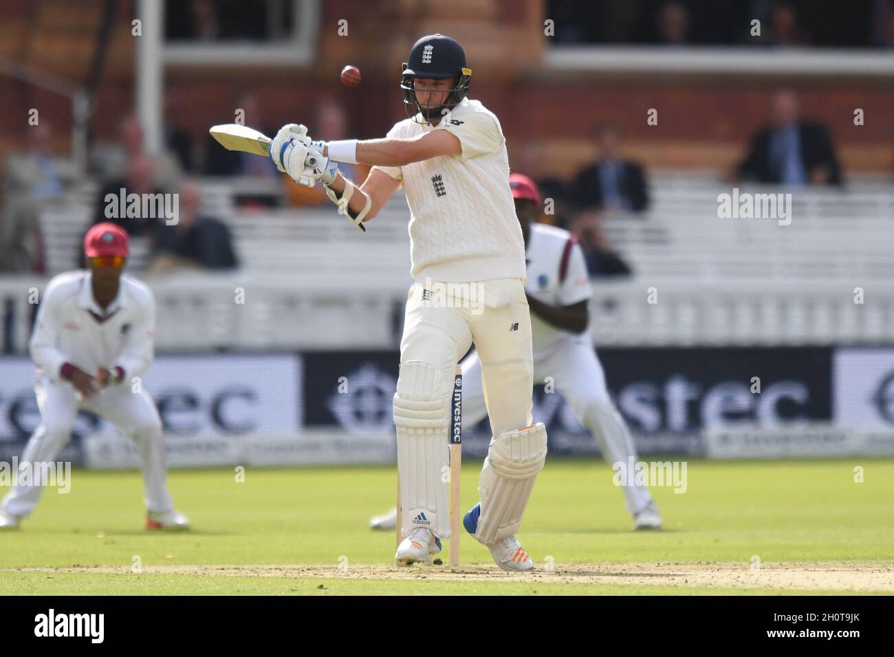 Stuart broad bats hi-res stock photography and images - Alamy