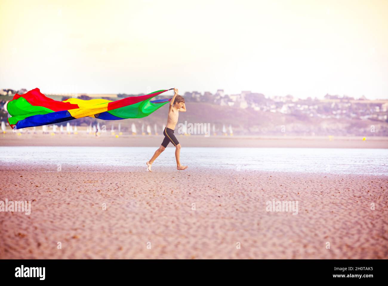 Parachute fabric hi-res stock photography and images - Alamy