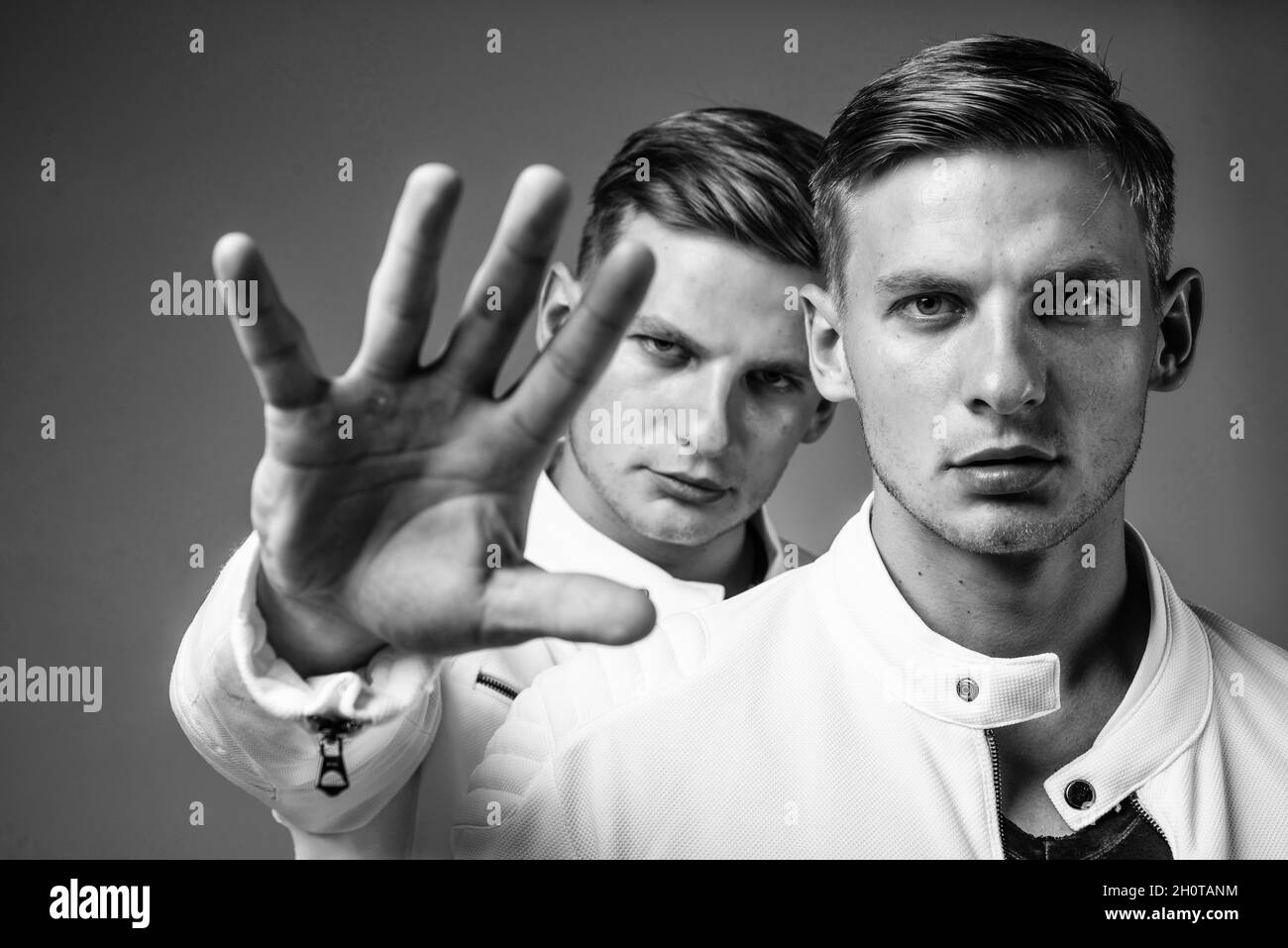 Friends look alike hi-res stock photography and images - Alamy