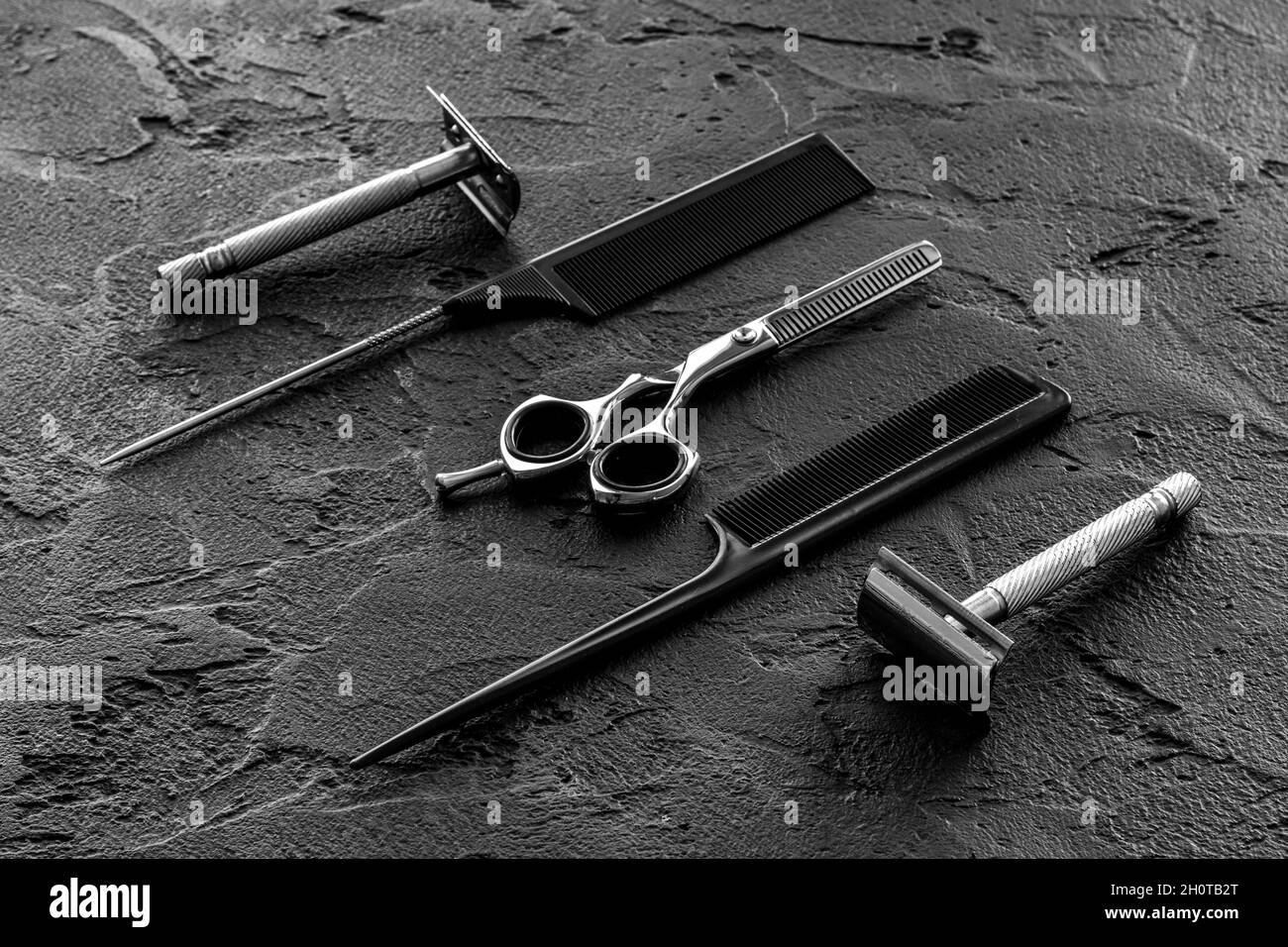 Scissors combs razor brush hair hi-res stock photography and images - Alamy