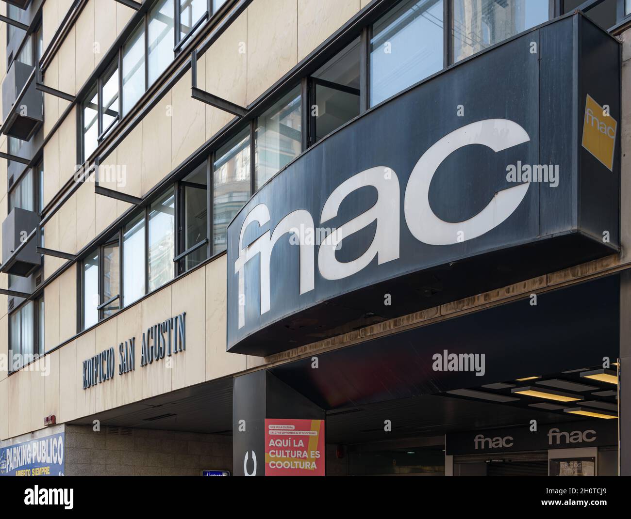 Electronic store hi-res stock photography and images - Alamy