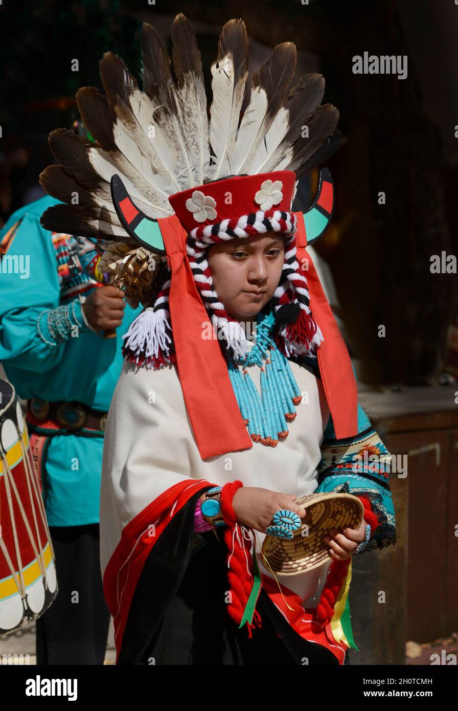 Native American dancers from the Zuni Pueblo in New Mexico perform at ...