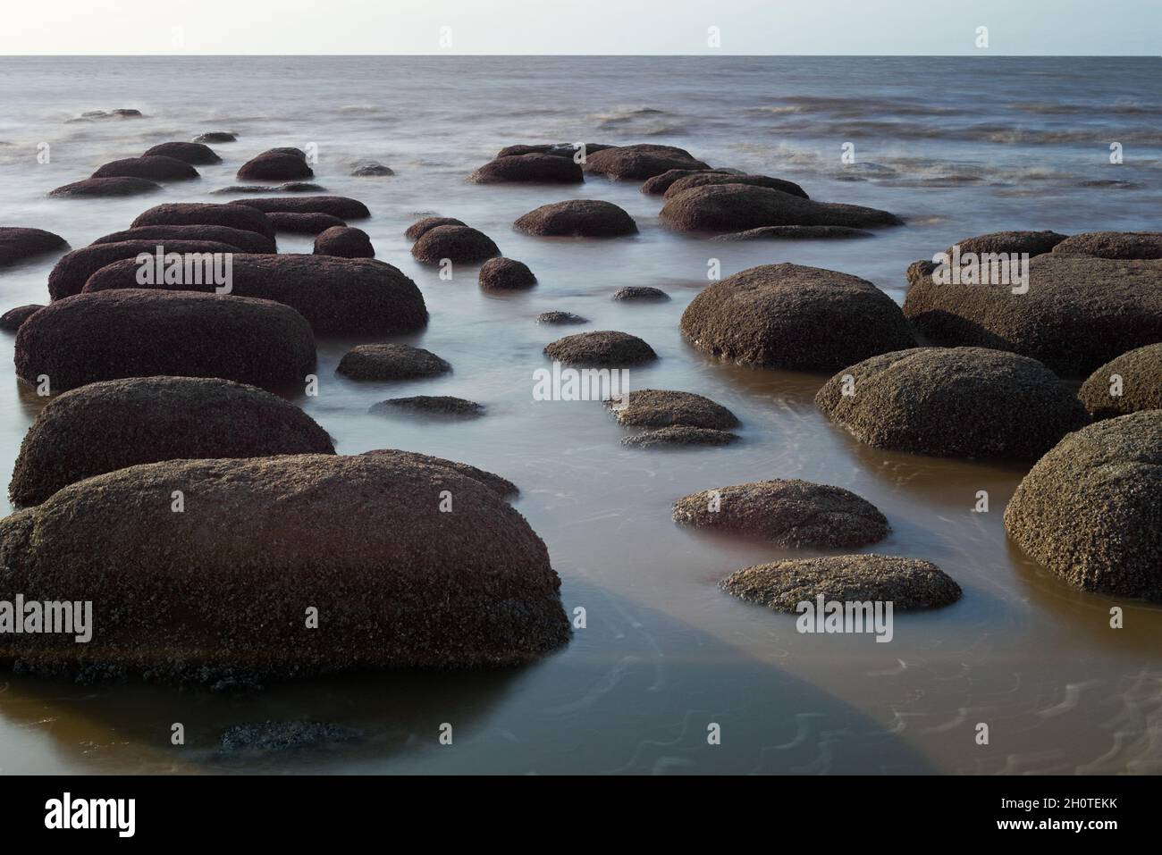 Rocks on beach hunstanton east hi-res stock photography and images - Alamy