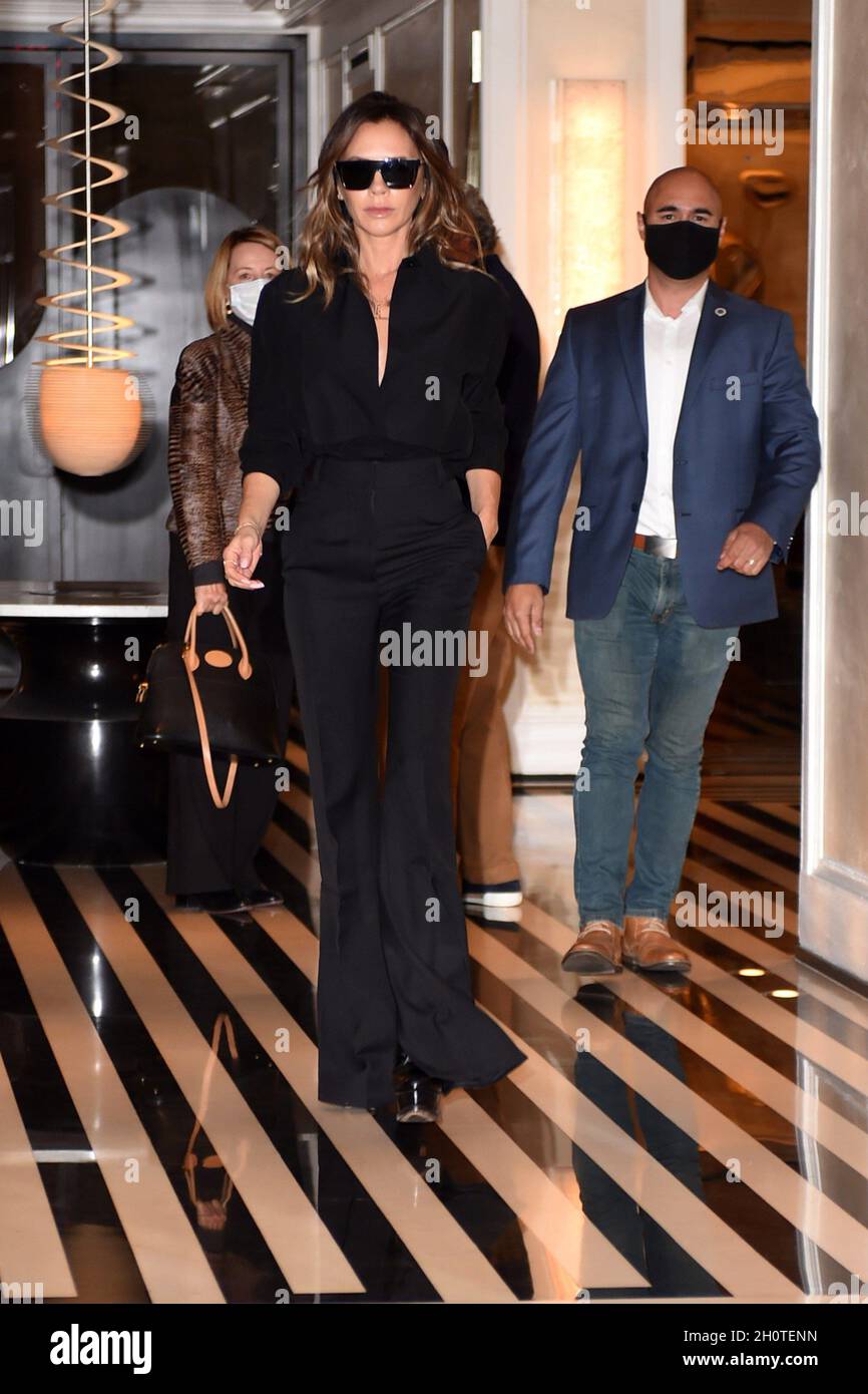 Victoria beckham 2021 hi-res stock photography and images - Alamy