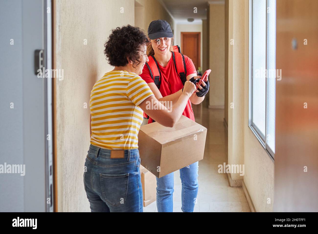 Delivery Confirmation High Resolution Stock Photography and Images - Alamy