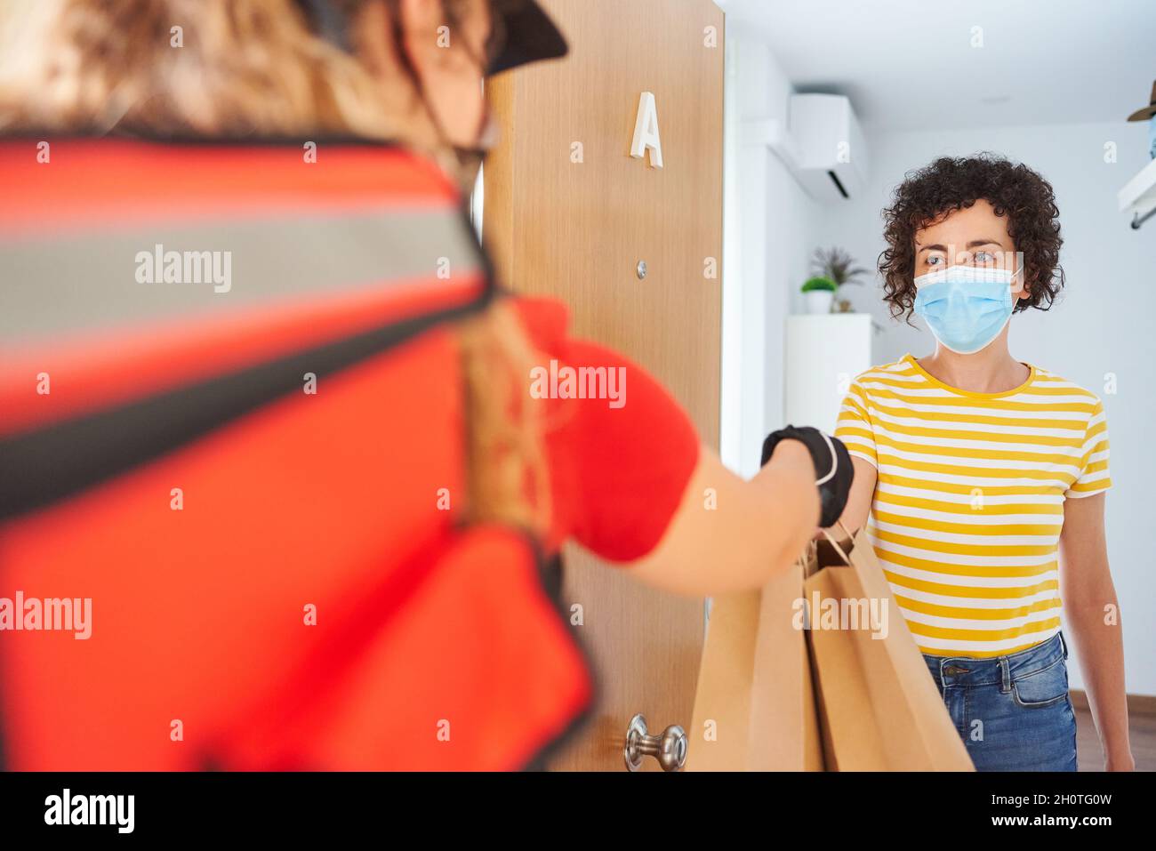 Food delivery service social hi-res stock photography and images - Alamy