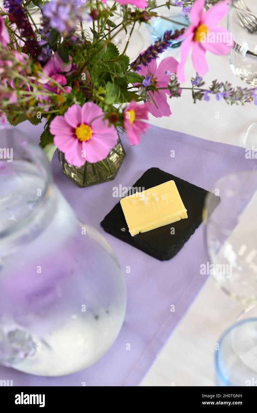 Ornate butter knife hi-res stock photography and images - Alamy