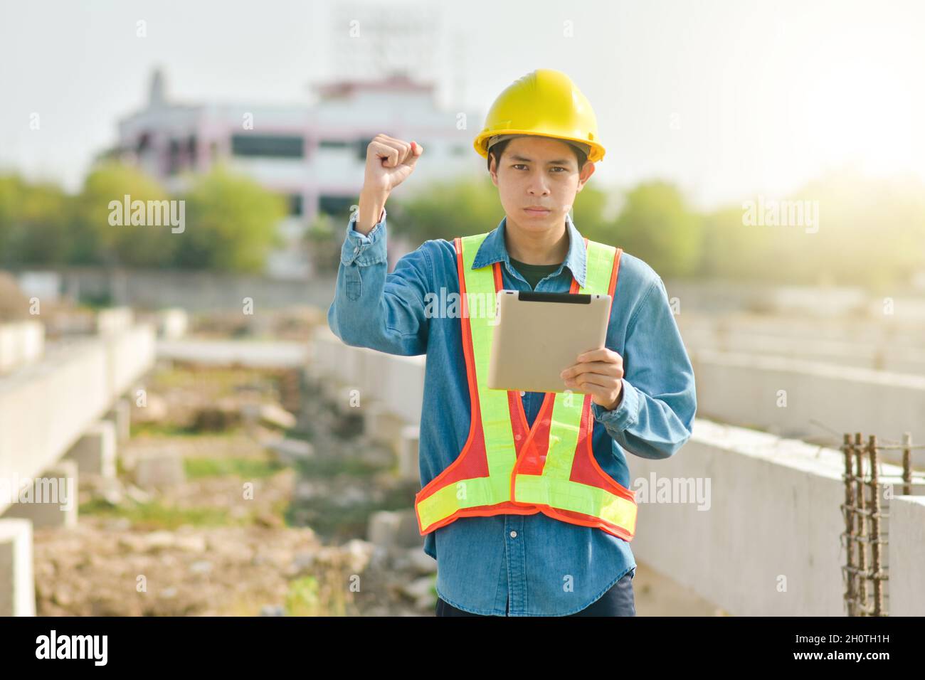 Checklist inspection tablet construction hi-res stock photography and ...