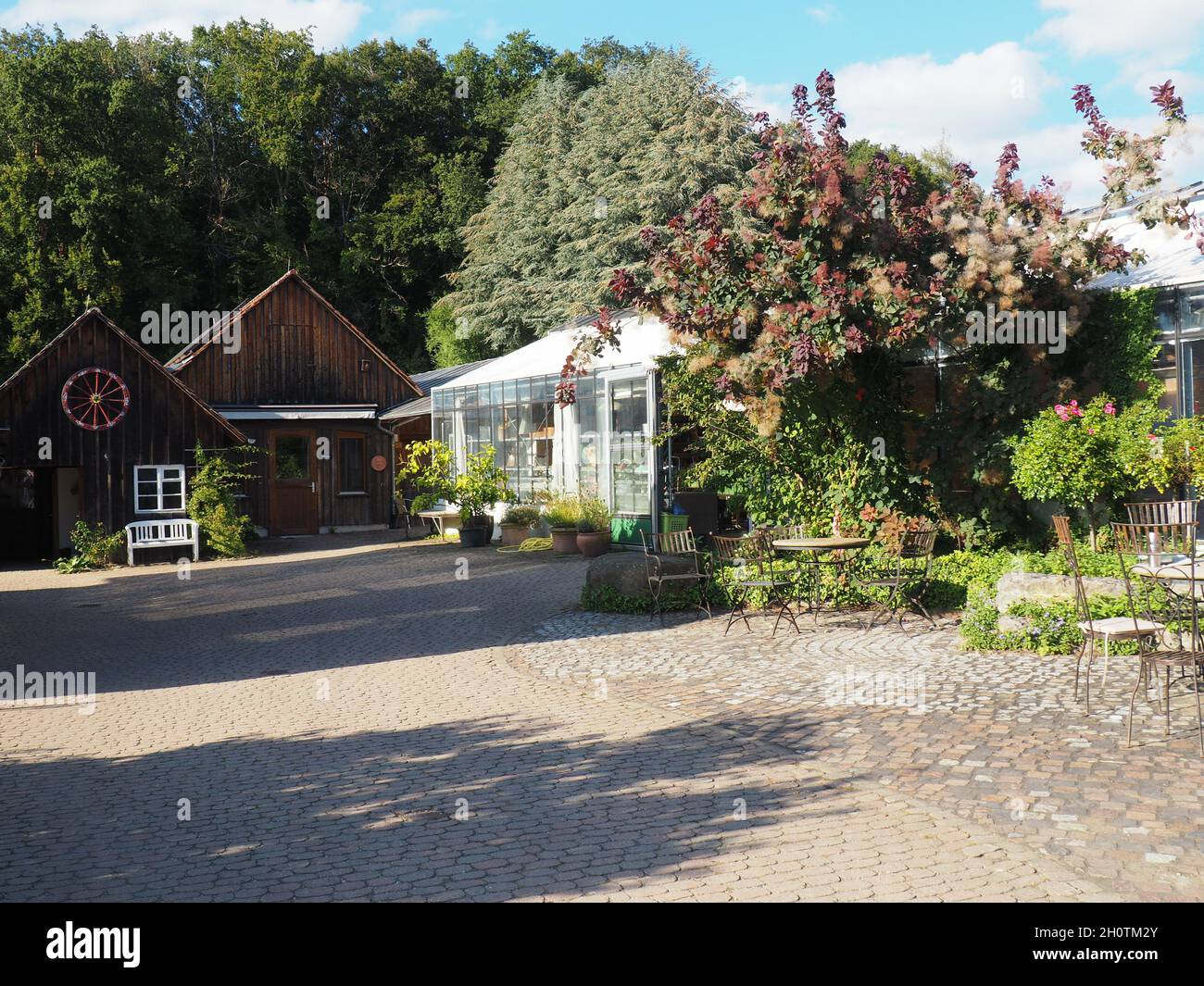 House building houses park hi-res stock photography and images - Alamy