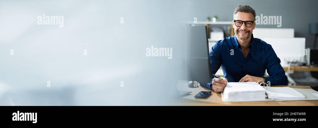 Accountant portrait hi-res stock photography and images - Alamy