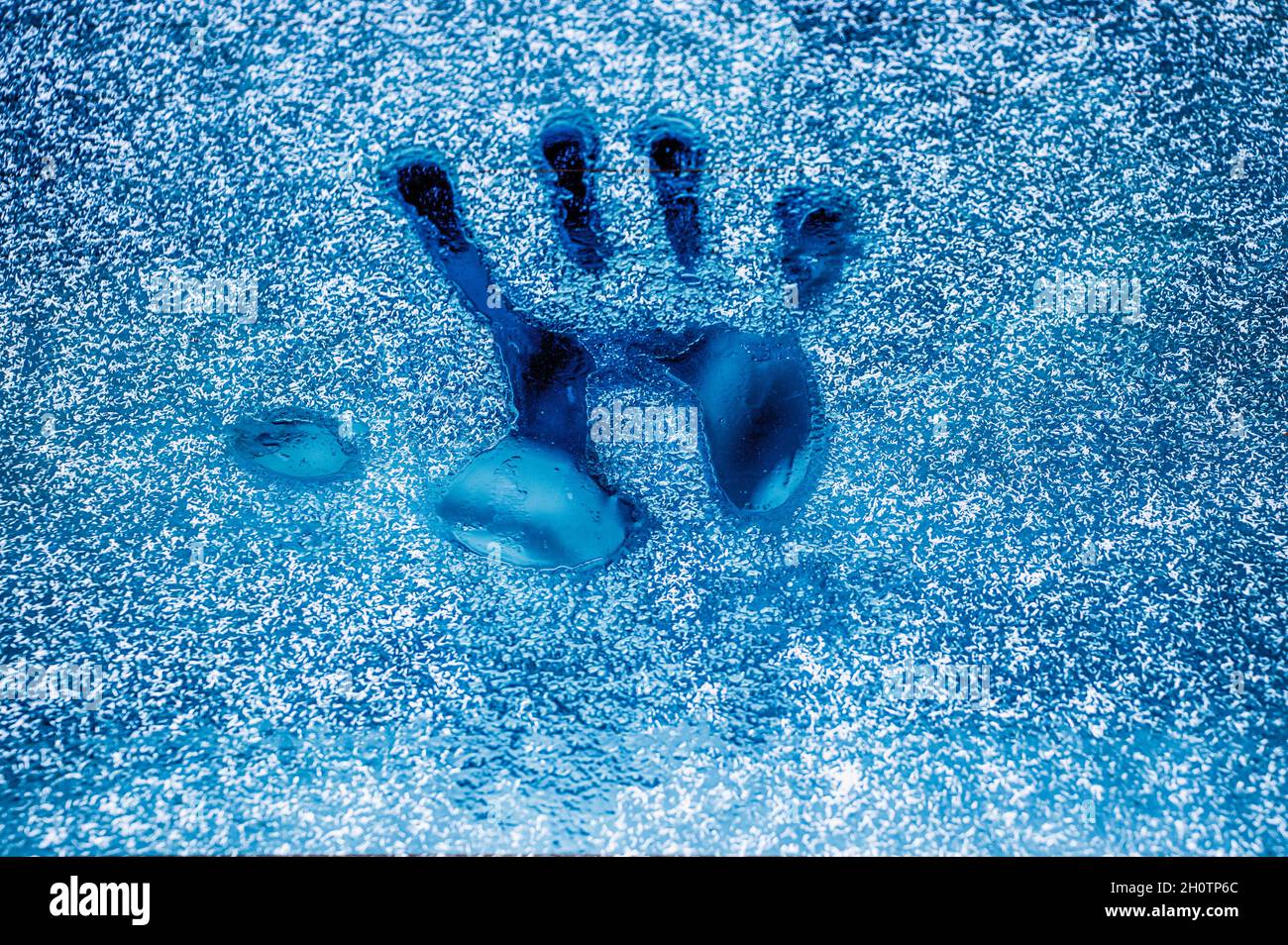 Handprint on glass hi-res stock photography and images - Alamy