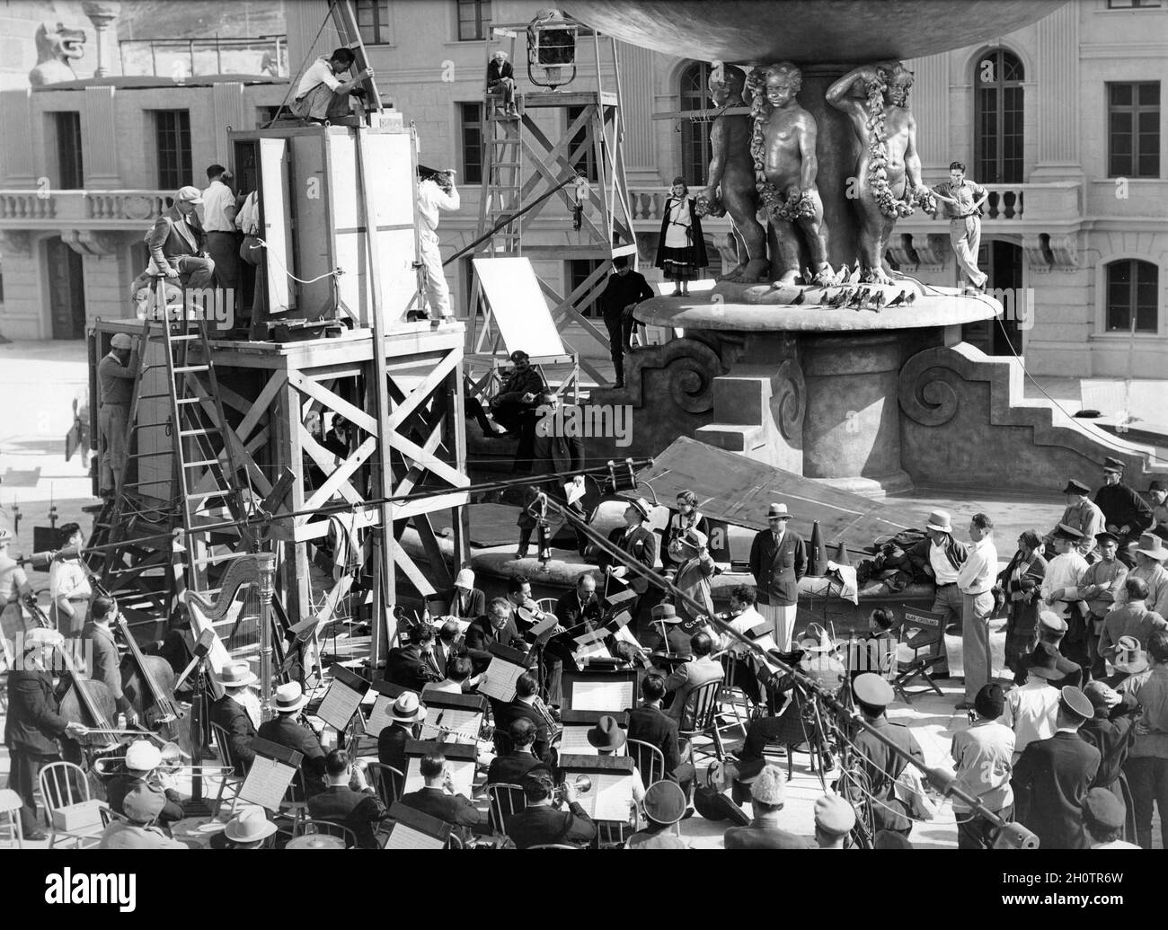 Early hollywood song hi-res stock photography and images - Alamy