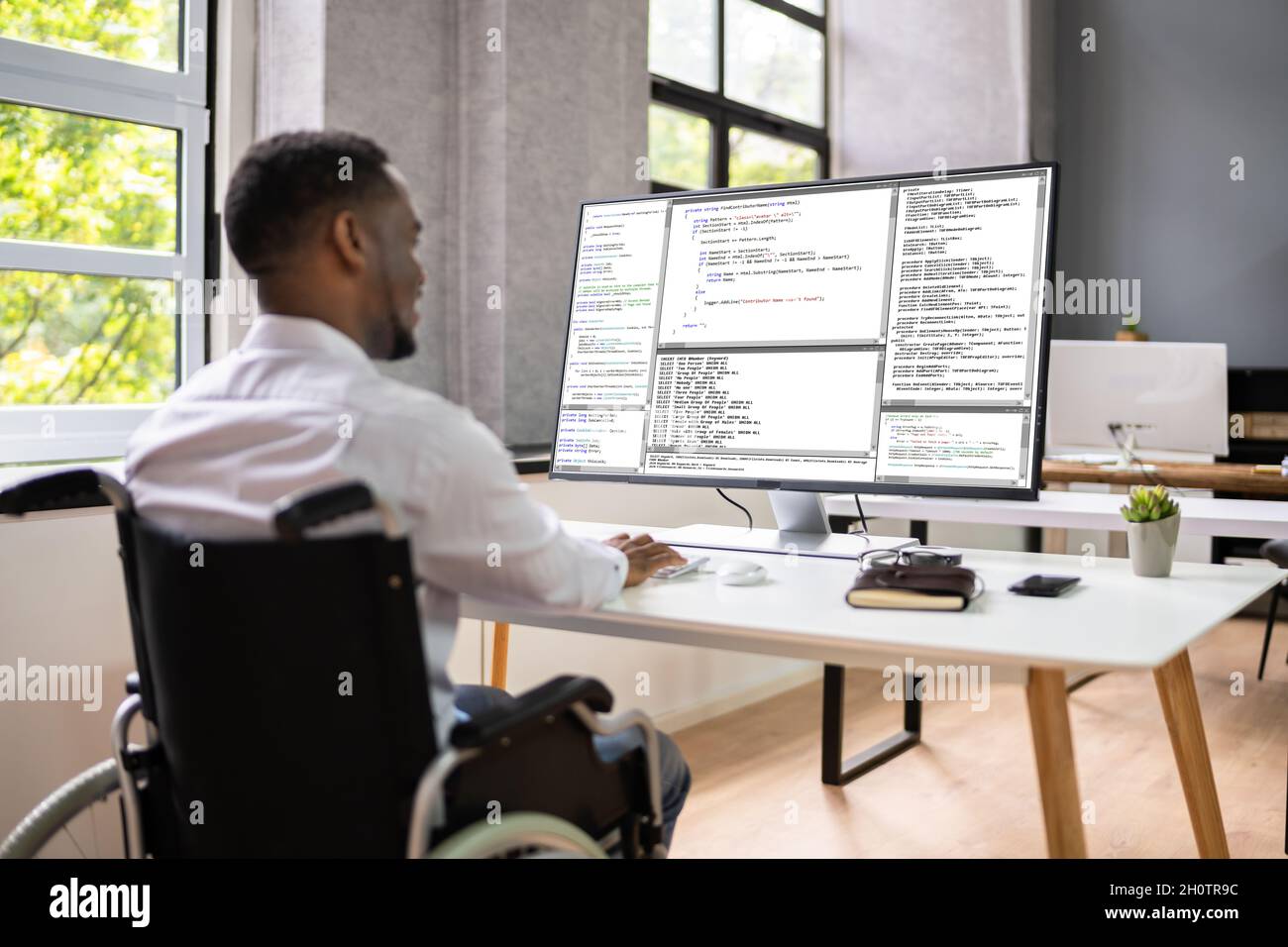 Software coding hi-res stock photography and images - Alamy
