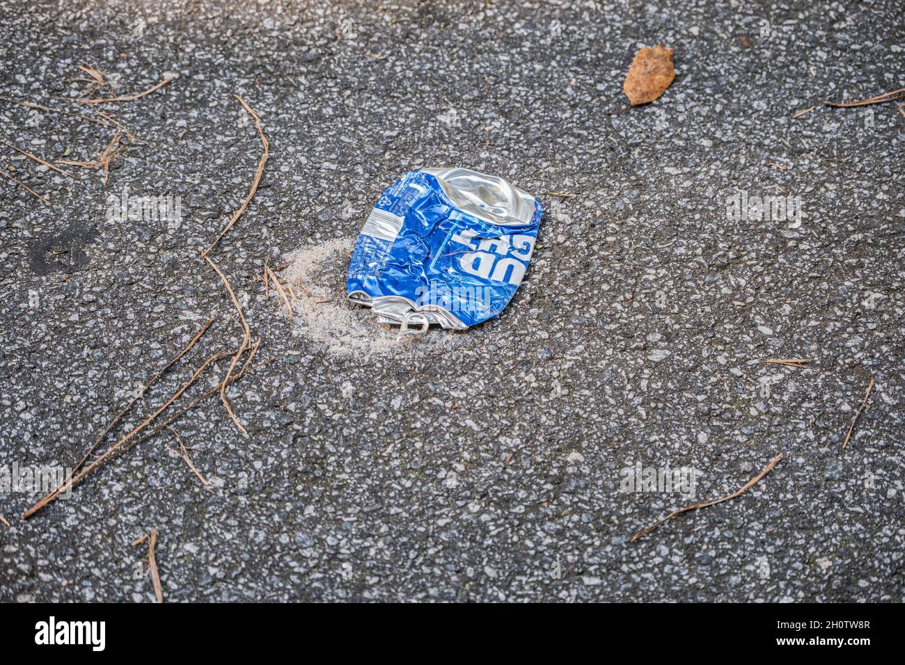 Crushed bud can hi-res stock photography and images - Alamy