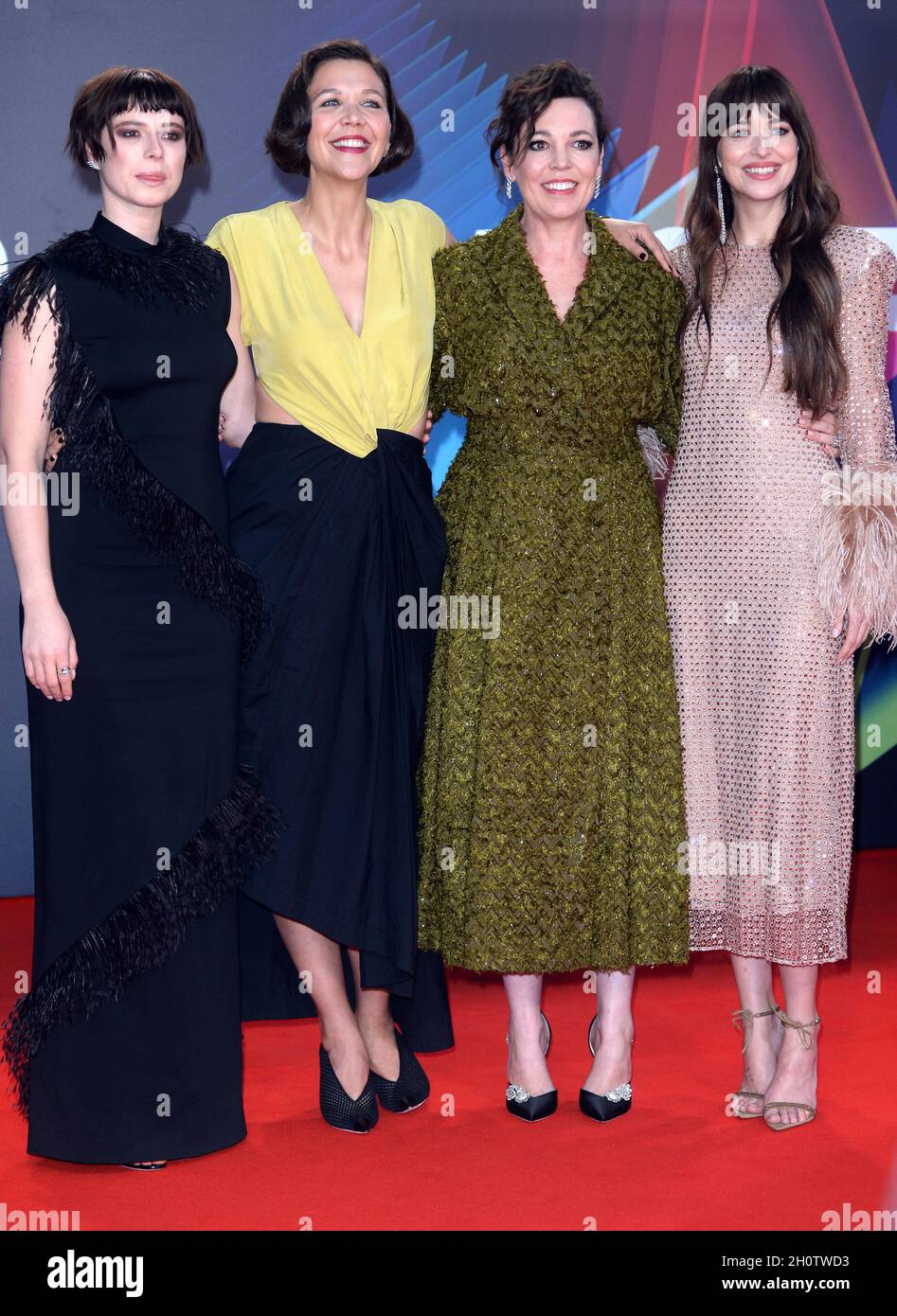 Photo Must Be Credited ©Alpha Press 078237 13/10/2021 Jessie Buckley Maggie Gyllenhaal Olivia ...