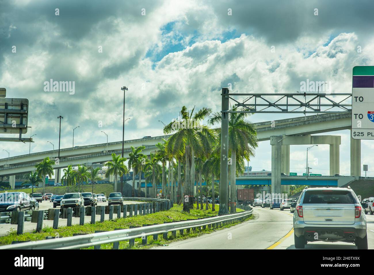Evening traffic miami hi-res stock photography and images - Alamy