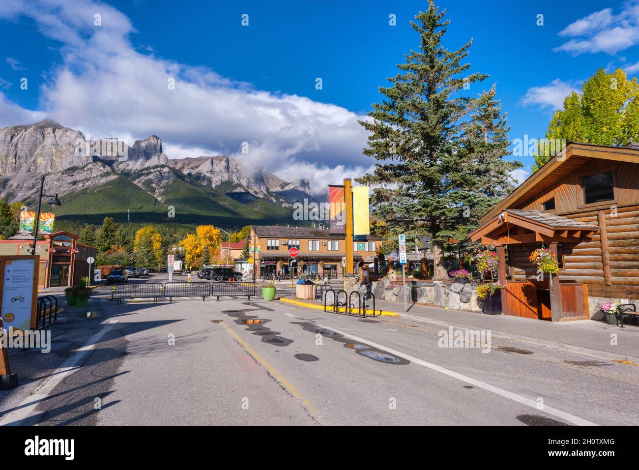 Canmore, Alberta, Canada - 28 September 2021: The town of Canmore in ...
