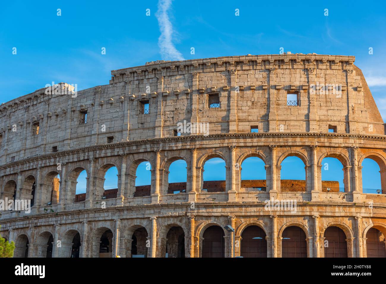 Blue sky over colosseum hi-res stock photography and images - Alamy