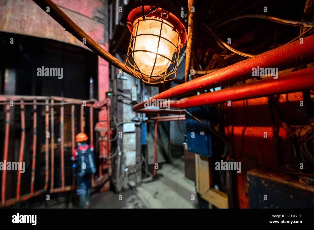 Mine shaft elevator hi-res stock photography and images - Alamy