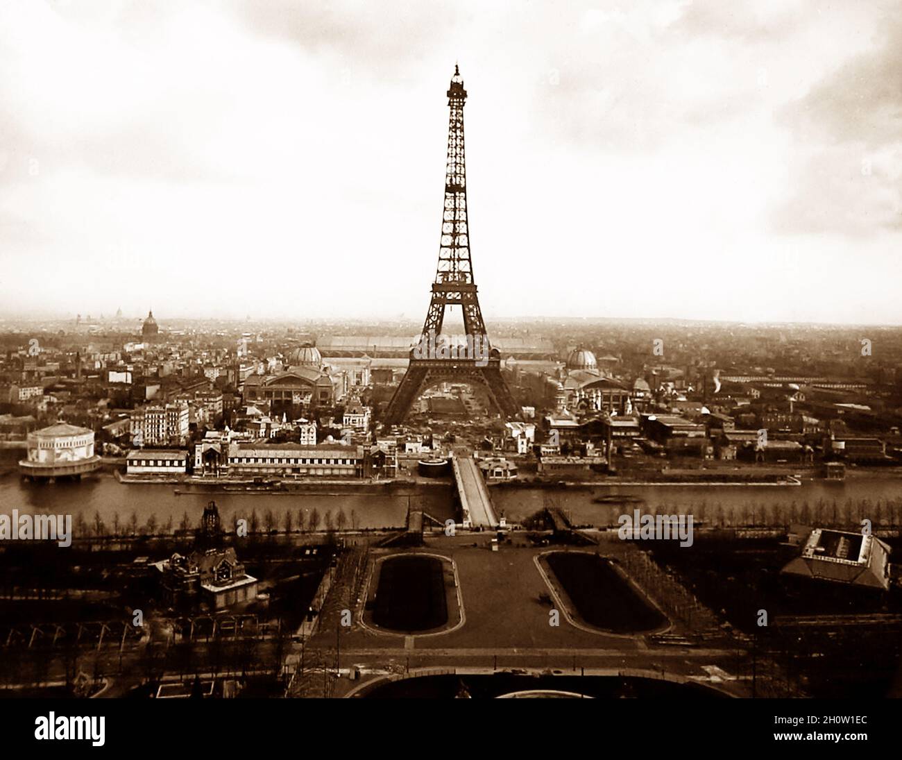 Eiffel Tower, 1889 Exposition Universelle, Paris, France Stock Photo ...