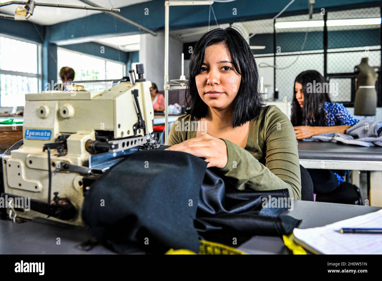 Vestimenta de moda hi-res stock photography and images - Alamy