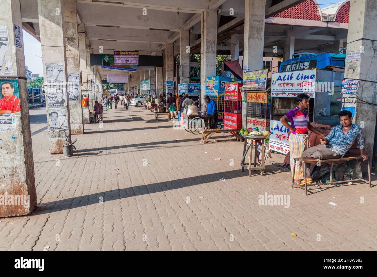 DHAKA, BANGLADESH - NOVEMBER 2, 2016: View of Sayedabad Bus Terminal in ...