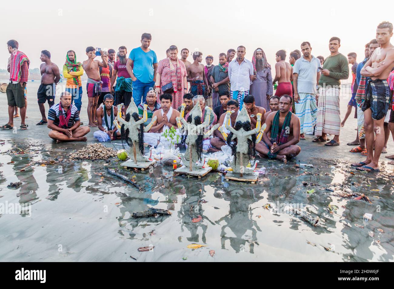 DUBLAR CHAR, BANGLADESH - NOVEMBER 14, 2016: Hindu devotees praying ...