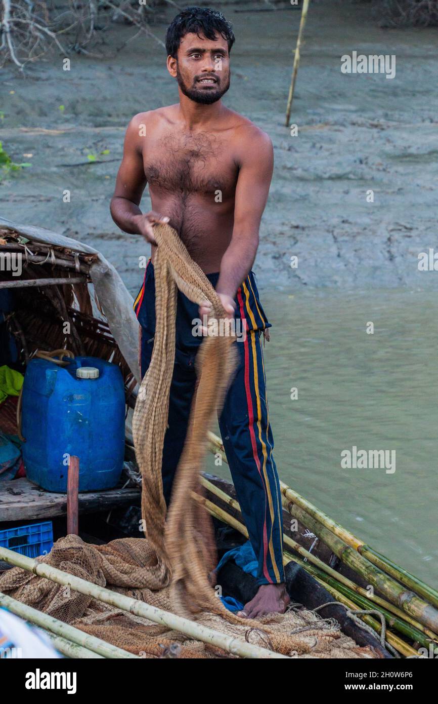 Bengali fisherman hi-res stock photography and images - Alamy