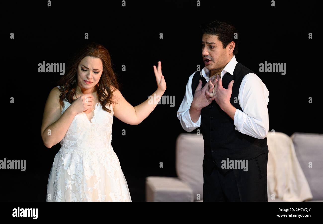 Hamburg, Germany. 14th Oct, 2021. Tuuli Takala (Konstanze) and Dovlet ...