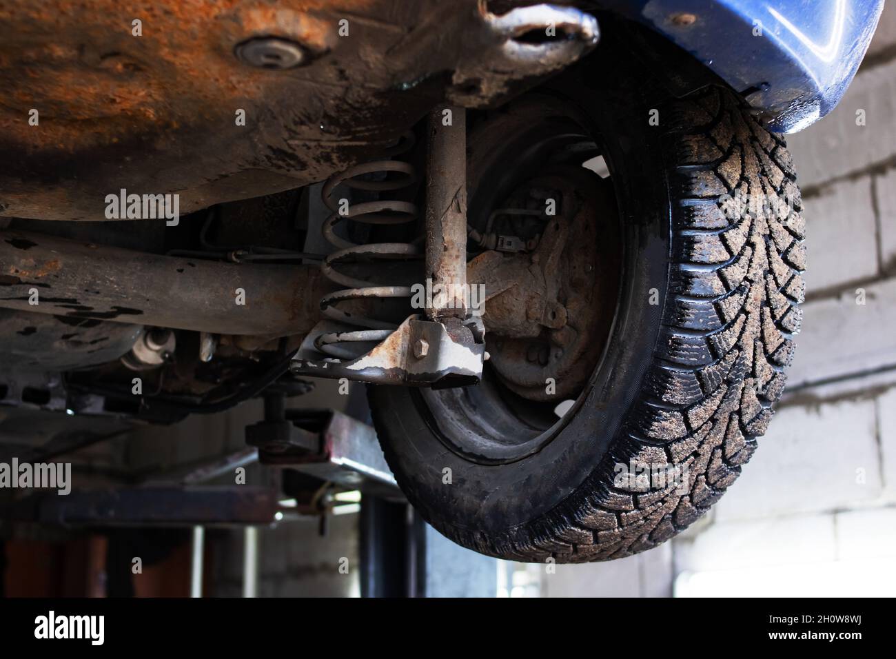 Vehicle inspection station car technical hi-res stock photography and ...