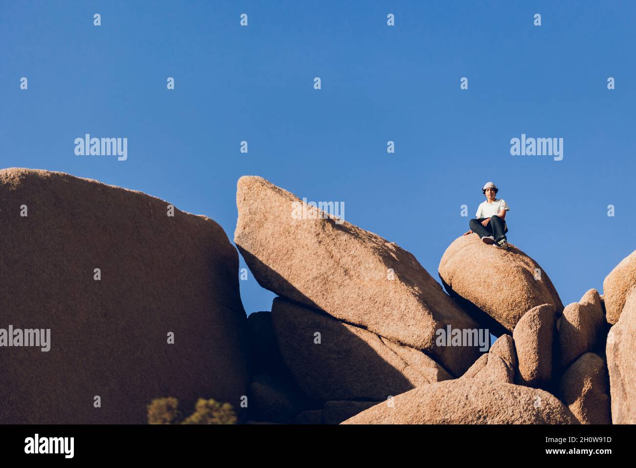 Tween exploring nature park hi-res stock photography and images - Alamy