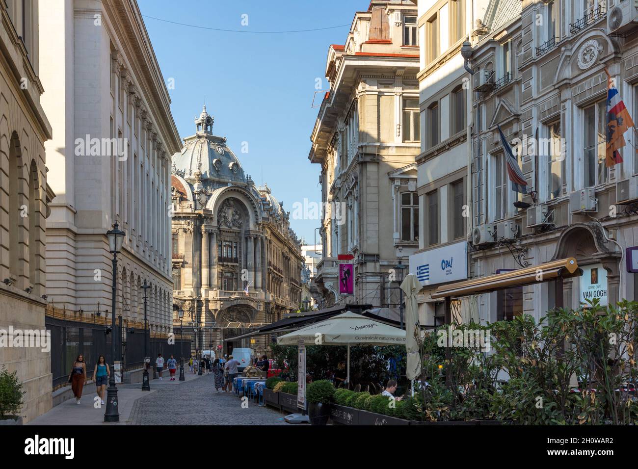 BUCHAREST, ROMANIA - AUGUST 16, 2021: Typical street and buiding at ...