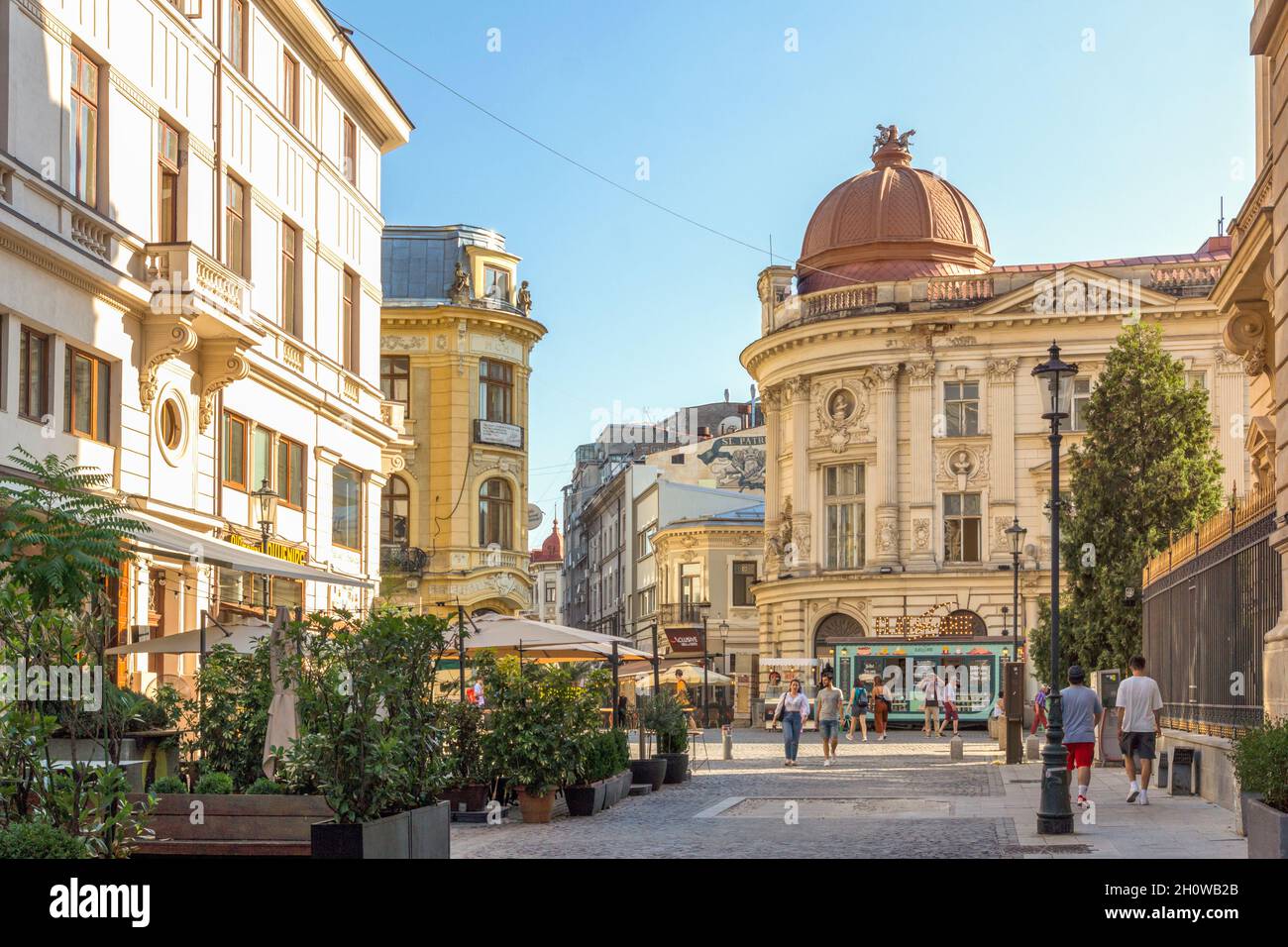BUCHAREST, ROMANIA - AUGUST 16, 2021: Typical street and buiding at ...