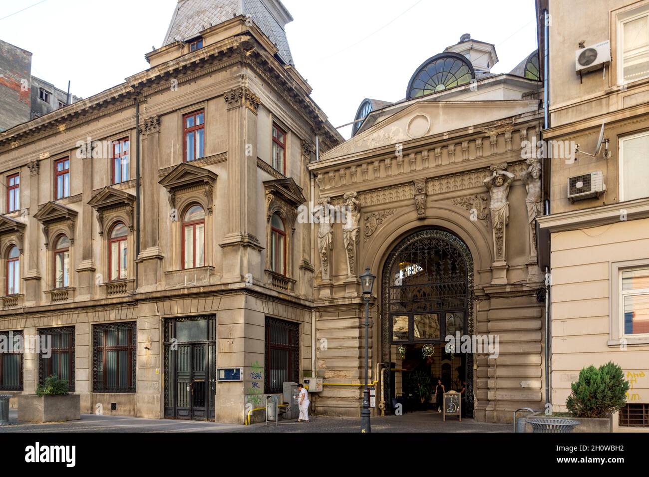 BUCHAREST, ROMANIA - AUGUST 16, 2021: Typical street and buiding at ...
