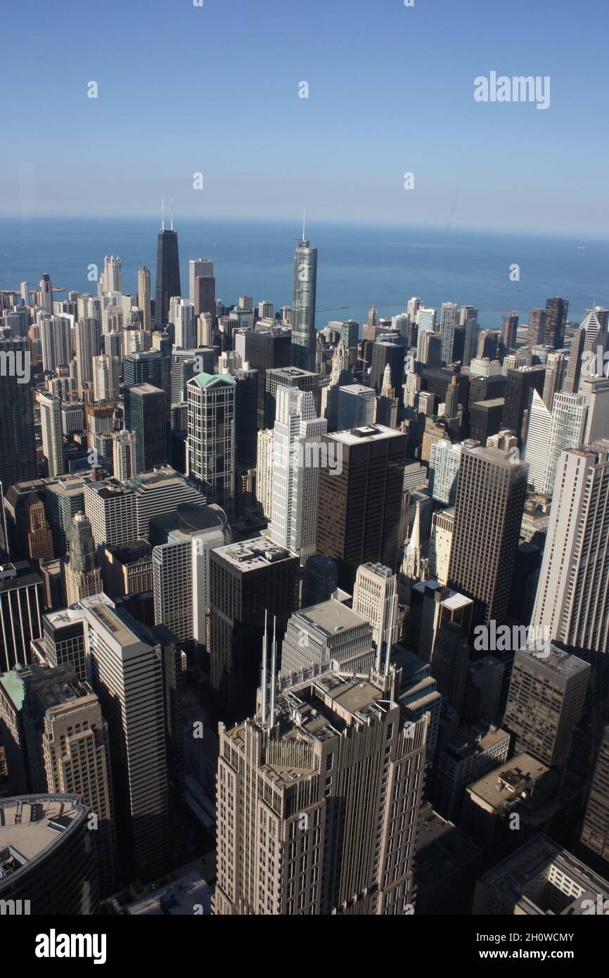 Aerial vertical view chicago skyscrapers hi-res stock photography and ...