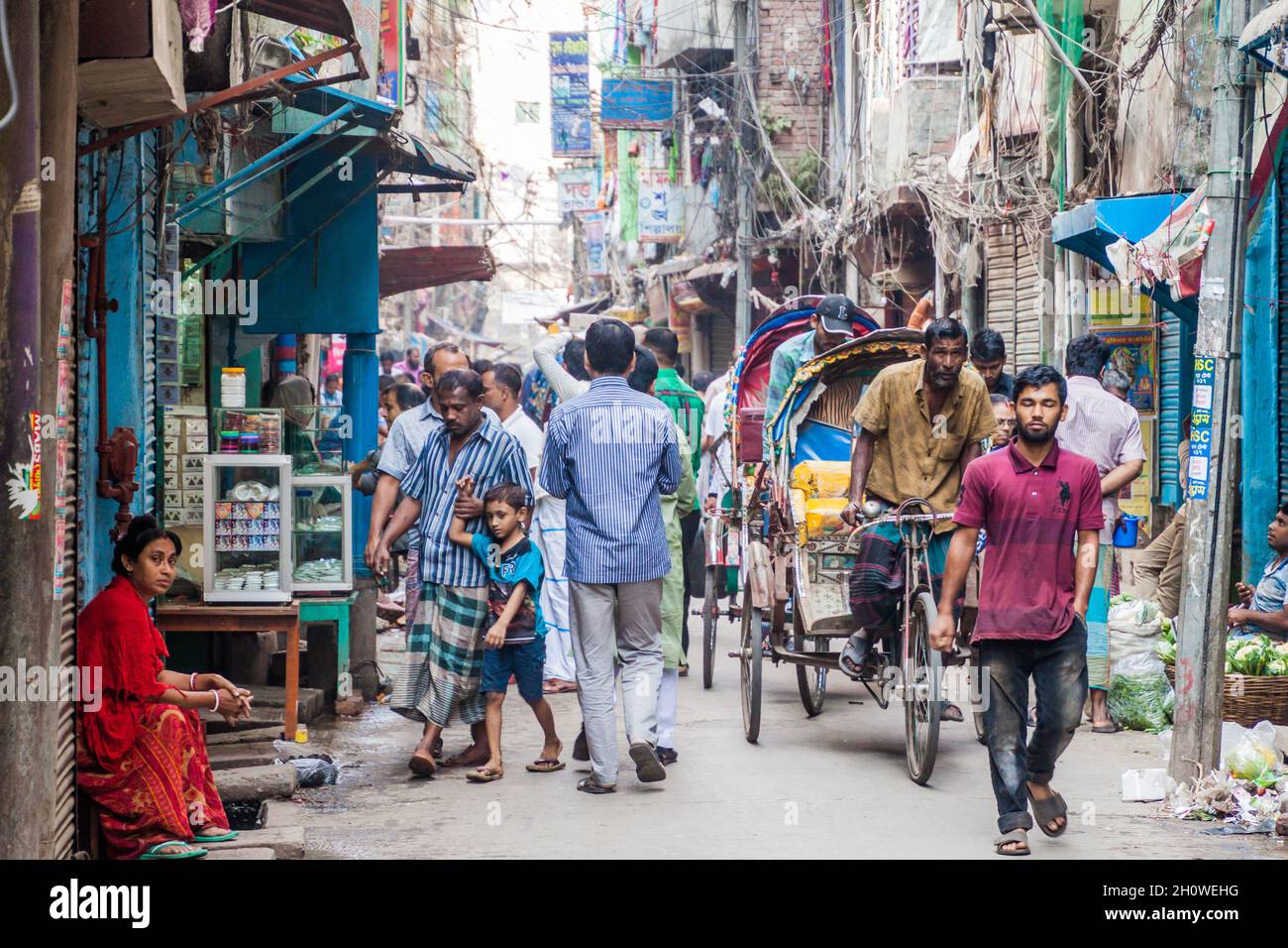 Street in old dhaka bangladesh hi-res stock photography and images - Alamy