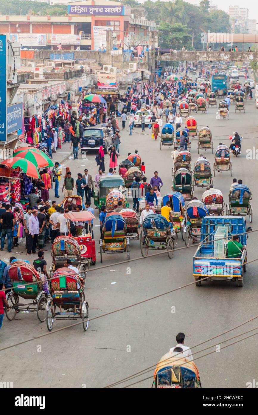 DHAKA, BANGLADESH - NOVEMBER 22, 2016: Traffic consisting mostly of ...