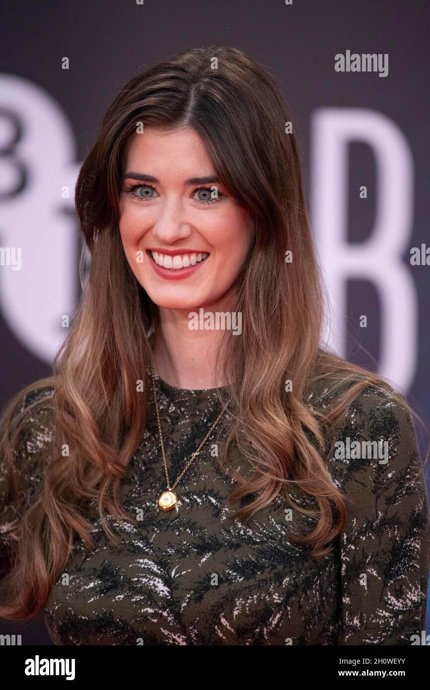 Mothering sunday 2021 film hi-res stock photography and images - Alamy