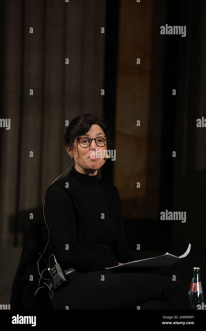 Esther Hirsch, Kantorin in der Synagoge Sukkat Schalom in Berlin bei ...